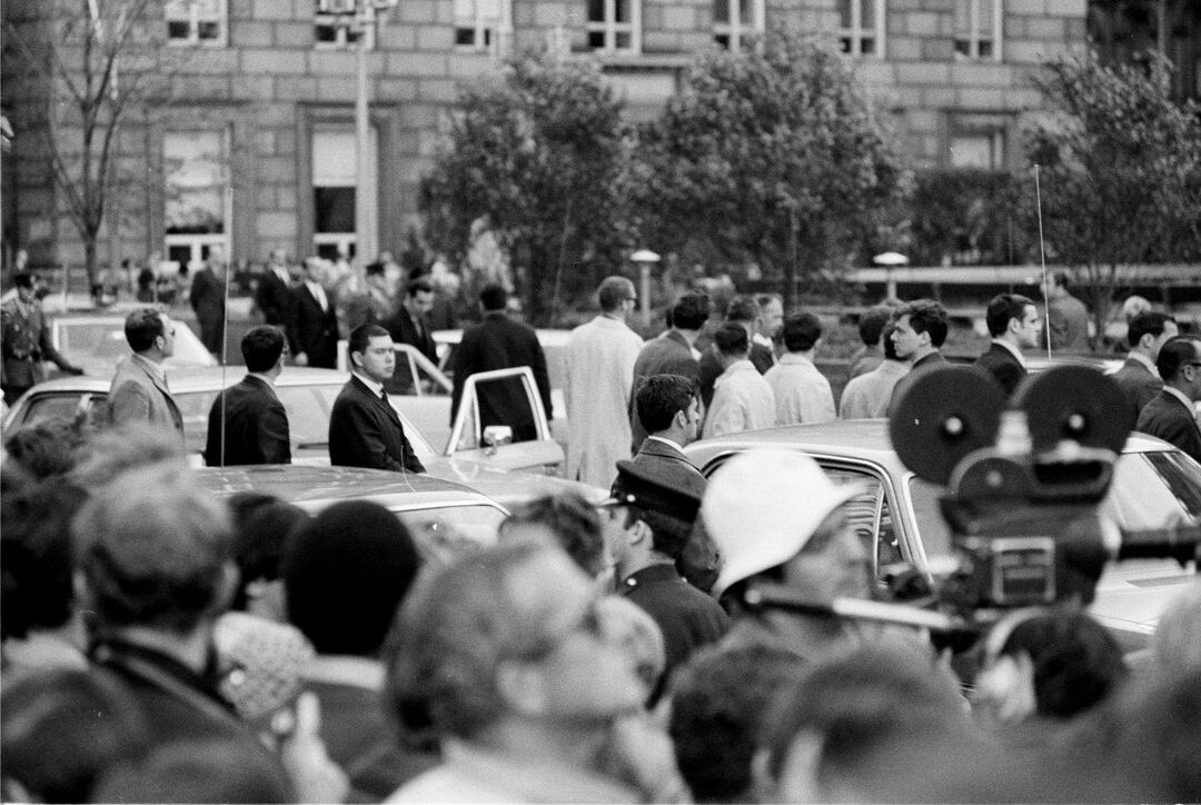 The 1970s: the FLQ and the October Crisis | Secondaire | Alloprof