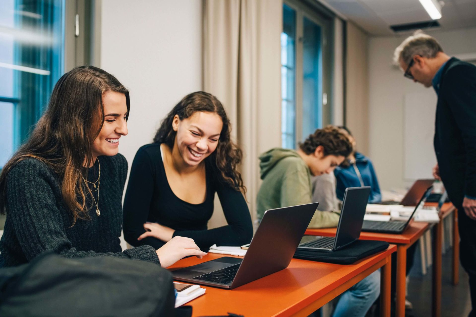 How to Teach Media Literacy to High School Students | Alloprof